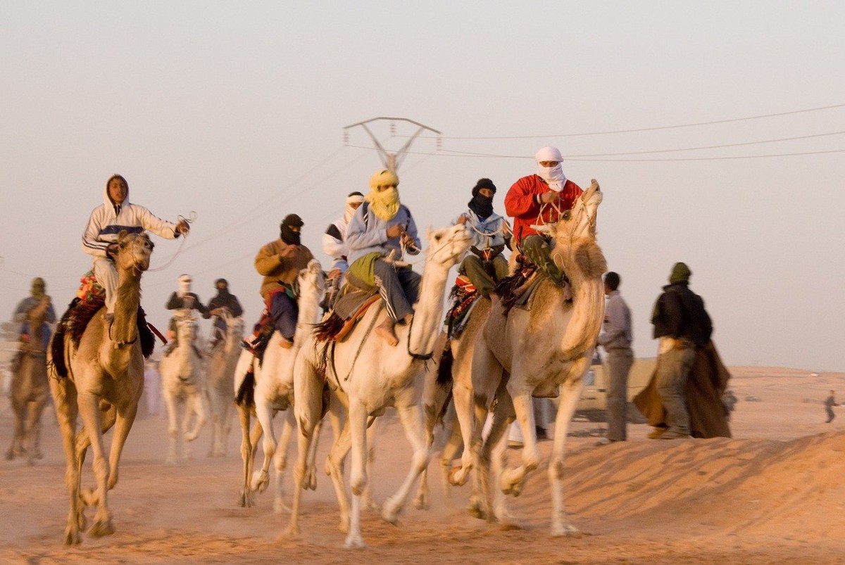 Camel Racing Season in Dubai - Dubai Blog